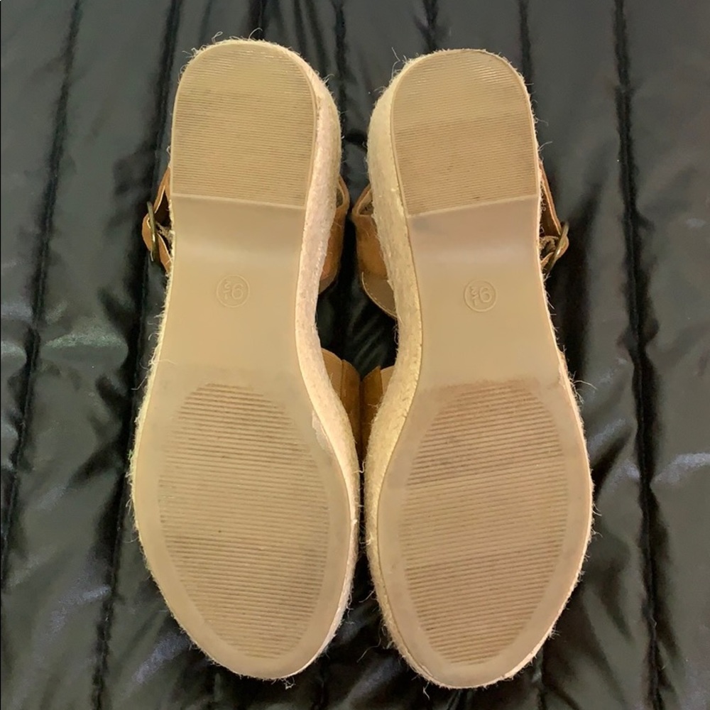 Universal Threads Tan/Brown Chunky Platform Sandal - Gem